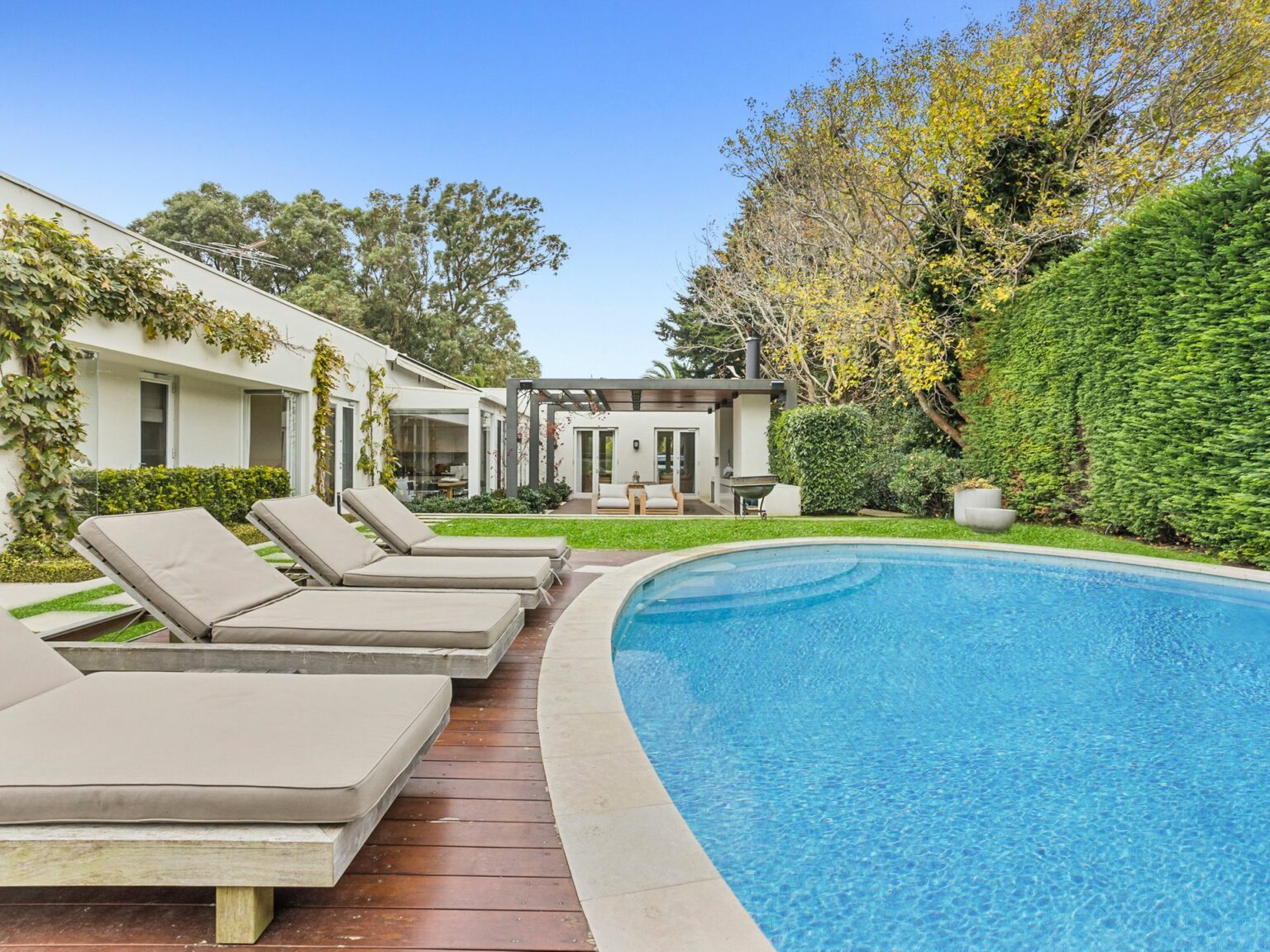 Gas heated pool – Portsea and Sorrento Accommodation | Kay & Burton ...